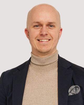 Nelly Group - Ledning